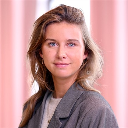 Julia de Man | Loyens & Loeff
